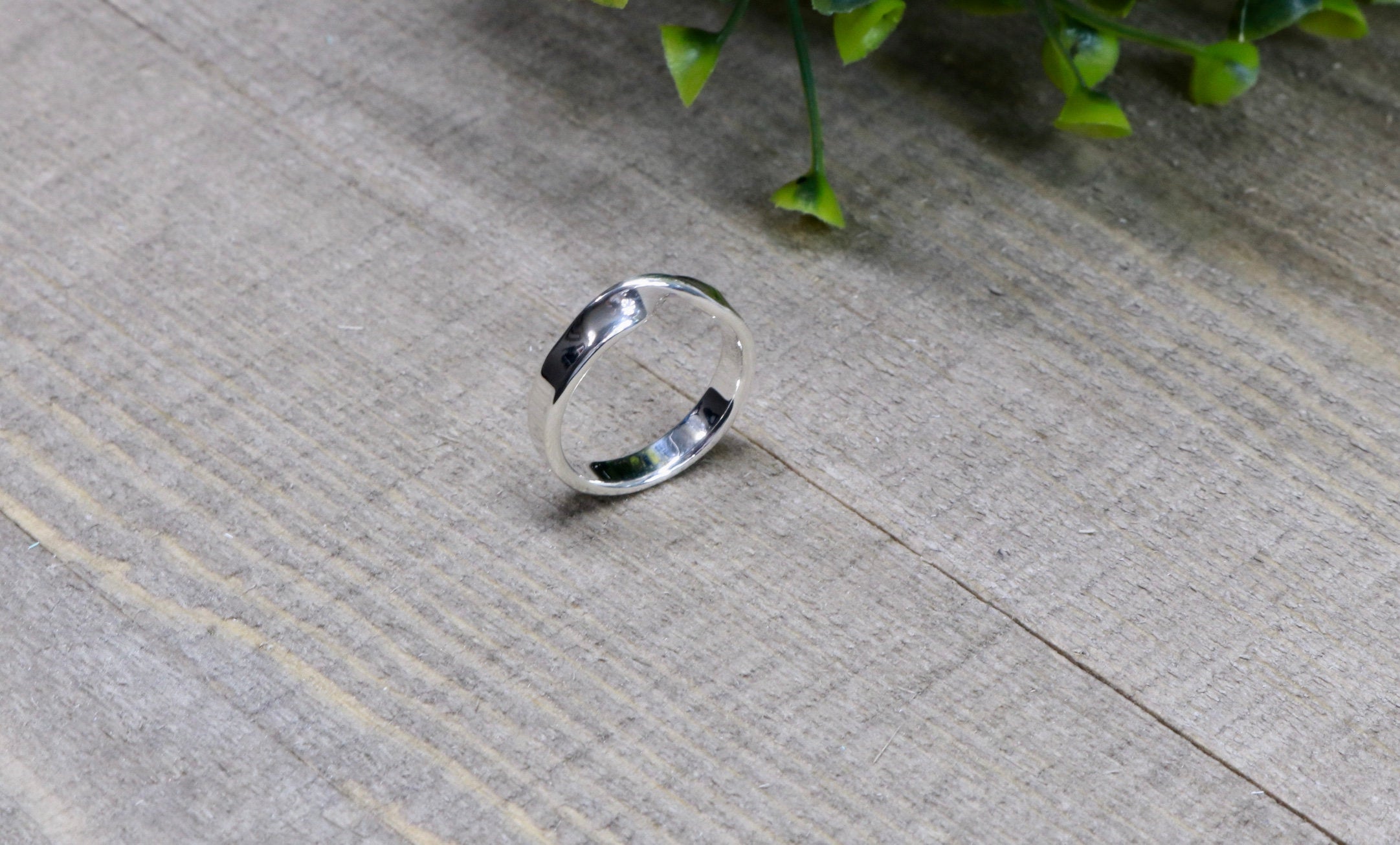 MARLEY Ring - Sterling Silver Mobius Ring, Polished – Turner Duncan Jewelry Designs